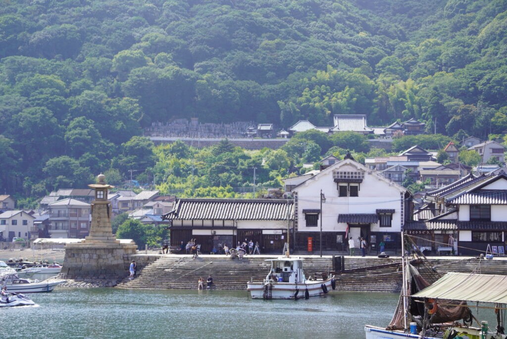 [The world of Ghibli] Let's go sightseeing in Tomonoura, which was the ...