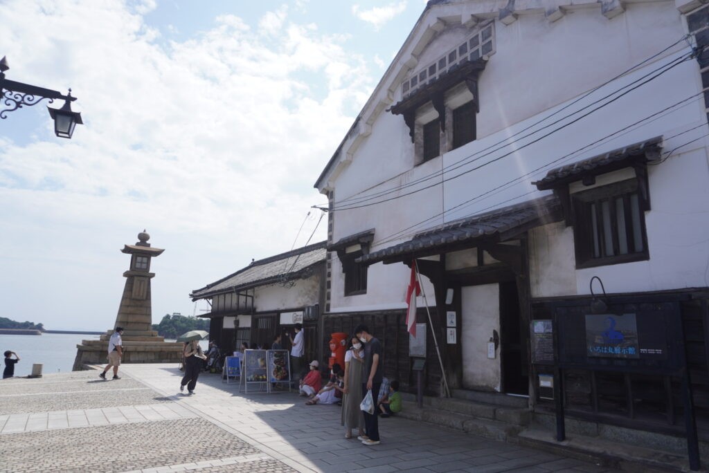 [The world of Ghibli] Let's go sightseeing in Tomonoura, which was the ...